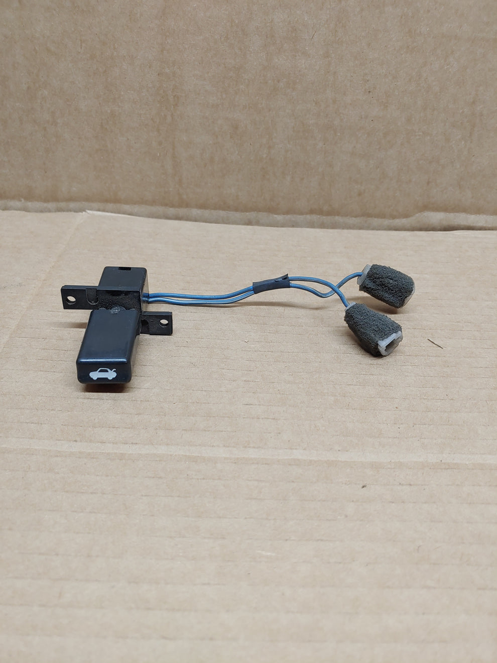 1984-1985 Mazda RX7 FB Trunk Hatch Release Opener Switch – knownmotors