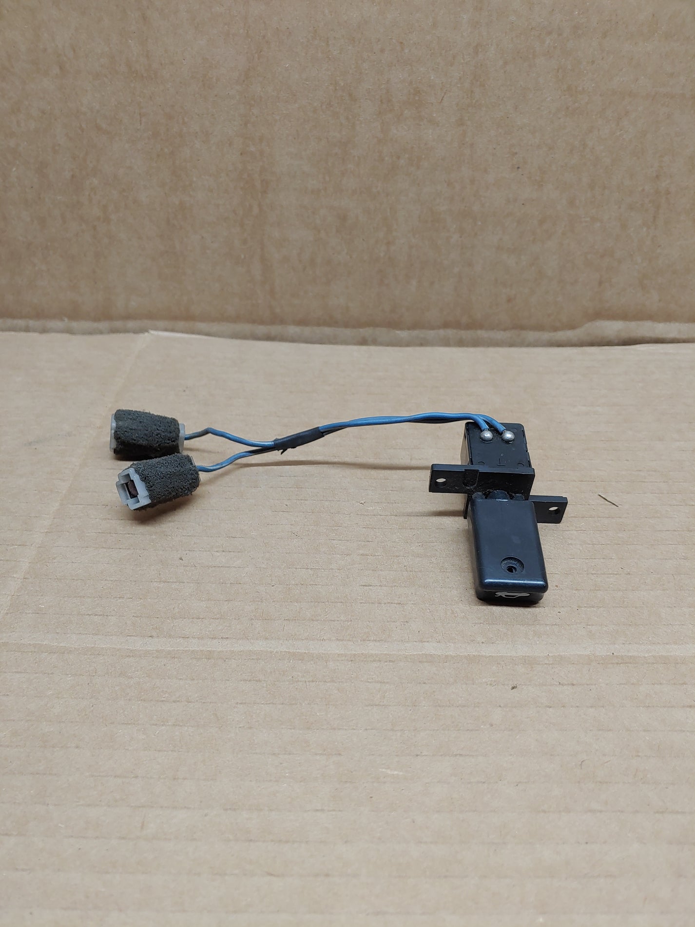 1984-1985 Mazda RX7 FB Trunk Hatch Release Opener Switch – knownmotors